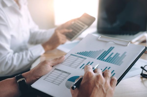 What Is Statistics? Meaning, Types, and Applications - Readmcqs.com